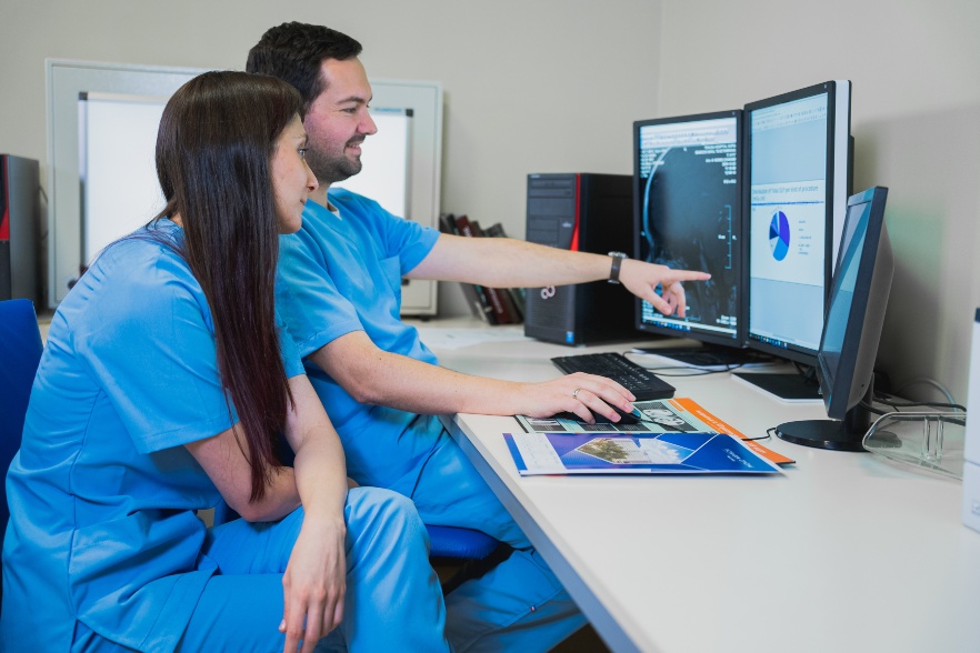 Каква е ролята на медицинските физици които остават „скрити“ за